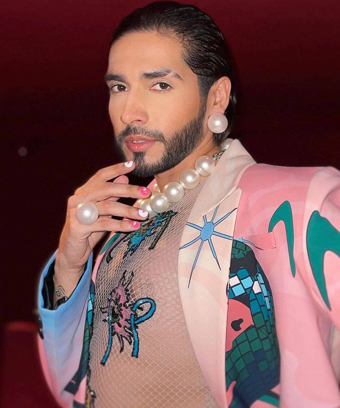 Siddharth Batra's Bold and Glamorous All-Pink Look for Komal Pandey's ...